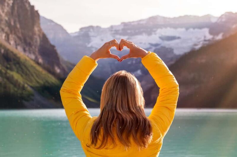 Banff 2-day: Lake Louise, Moraine Lake, Johnston Canyon tour - Key Points