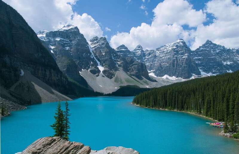 Banff/Canmore/Calgary: Moraine Lake and Lake Louise Guided - Exploring the Majestic Rockies: Moraine Lake and Lake Louise Guided Tour