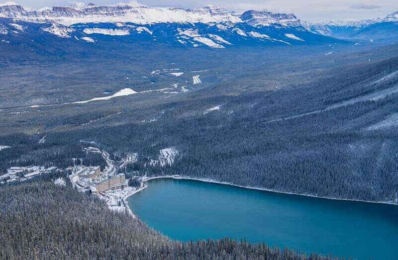 Banff/Canmore/Calgary: Moraine Lake and Lake Louise Guided - Transport and Group Size: Making the Experience Comfortable