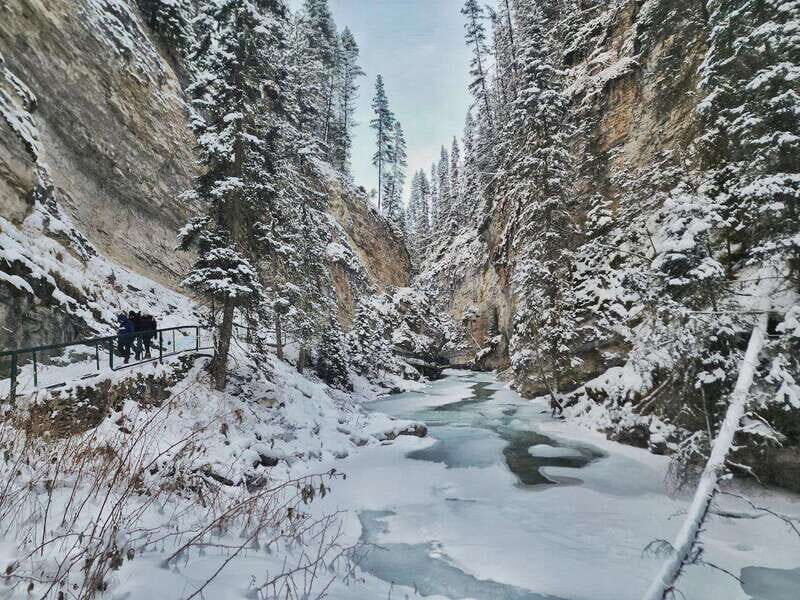 Banff/Canmore: Lake Louise & Johnston Canyon - Transportation and Duration