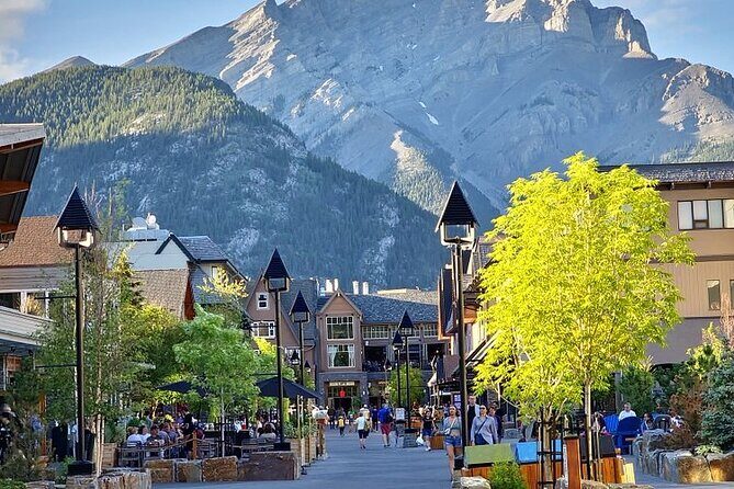 Banff Gondola Hot spring and Lake Louise day tour - Key Points