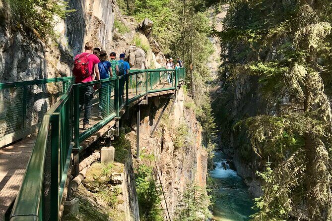 Banff Highlights:Johnston Canyon, Lake Louise & Moraine Lake Tour - Transportation and Group Size