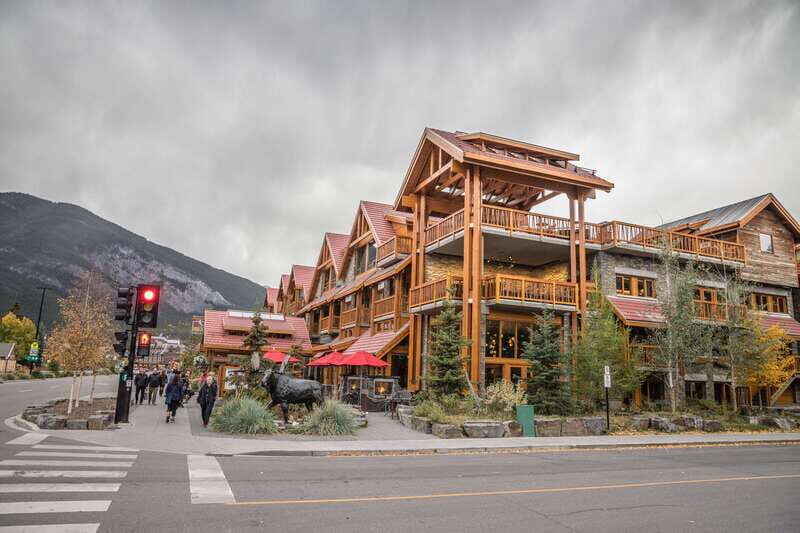 Banff: Journey to the Heart of the Canadian Rockies (2 Days) - Key Points