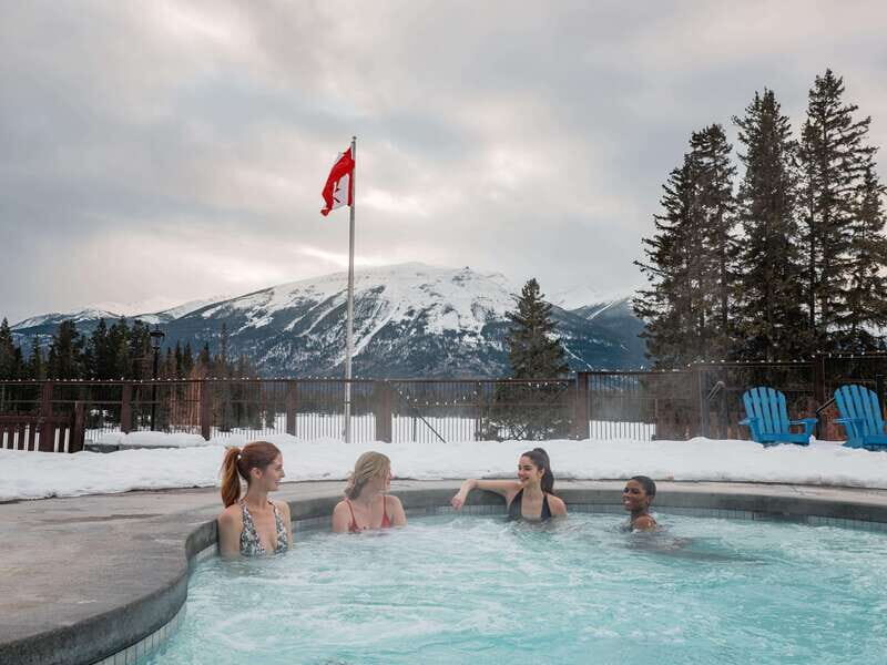Banff National Park: Lake Louise & Upper Hot Springs Tour - The Relaxing Experience at Banff Upper Hot Springs