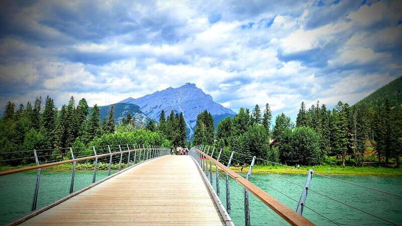Banff Private Full-Day Tour Lake Louise, Gondola & more - A Deep Dive into the Banff Private Full-Day Tour