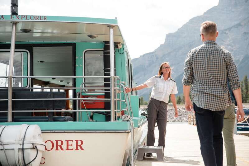 Banff: Sightseeing, Lake Minnewanka Cruise and Banff Gondola - Cultural and Wildlife Insights