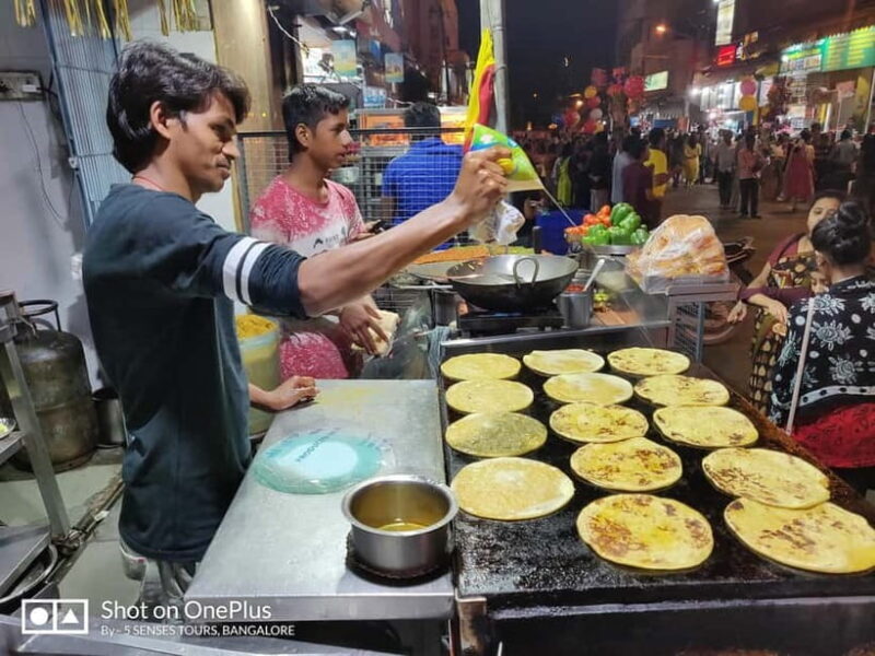 Bangalore: Food Street Walk and a colourful bazaar - Key Points