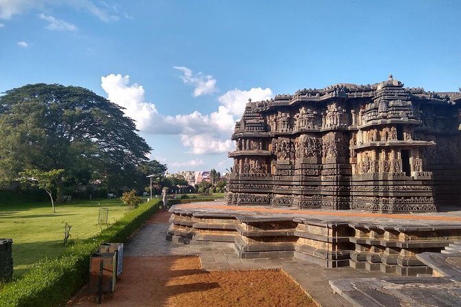Bangalore: Shravanabelagola + UNESCO Belur & Halebidu Tour - The Final Stop: Hoysaleswara Temple in Halebid