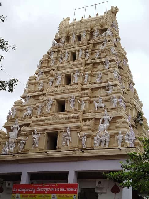 Bangalore Walking Tour KR Flower Market,Fort,Tippu palace - A Practical Guide to the Bangalore Walking Tour