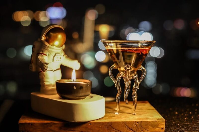 Bangkok: Axis & Spin Sky Lounge & Bar Rooftop - The Atmosphere and Decor