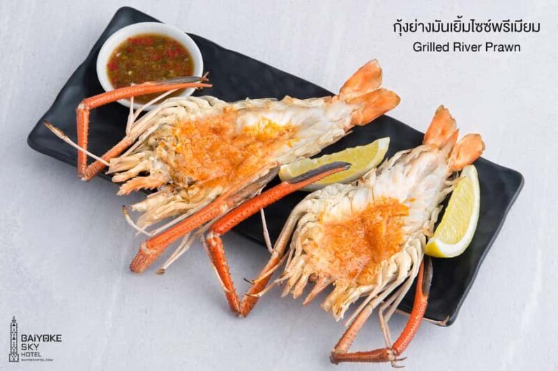 Bangkok: Baiyoke Dinner Buffet 81st Floor Outdoor Skybox - The Experience in Practice