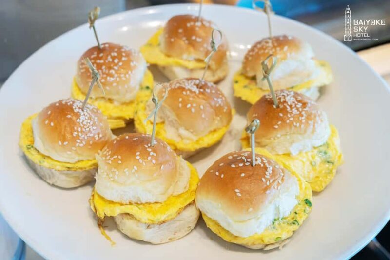 Bangkok: Baiyoke Sky Breakfast Buffet - Seating Options and Views