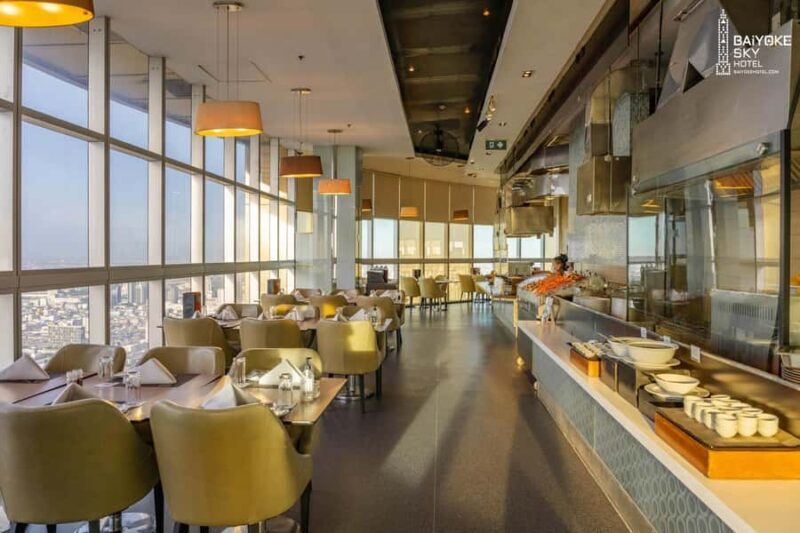 Bangkok : Baiyoke Sky Lunch Buffet 82nd Floor Crystal Grill - An In-Depth Look at the Experience
