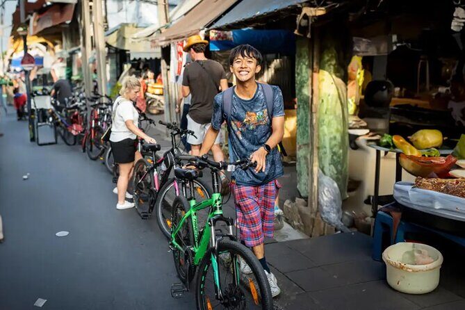Bangkok Bike Street Food Tour with Local Home-Cooked Meal - Key Points