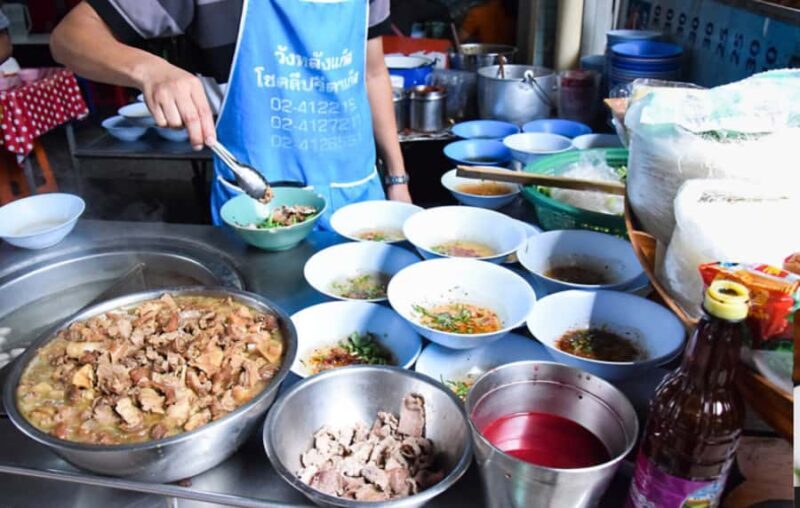 Bangkok: Bizarre Food Challenge Tour with Tuk Tuk Ride - Key Points