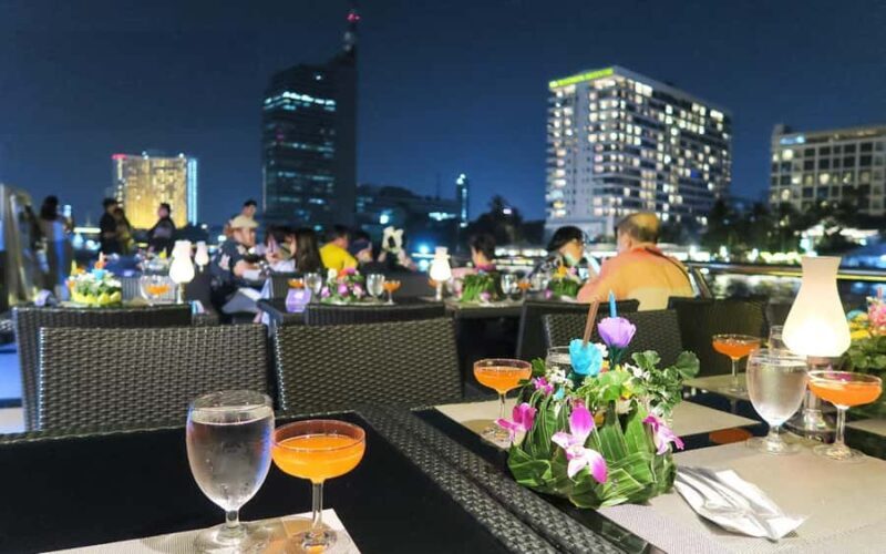 Bangkok Chao Phraya Cruise with Luxury Buffet & Open Deck - Key Points