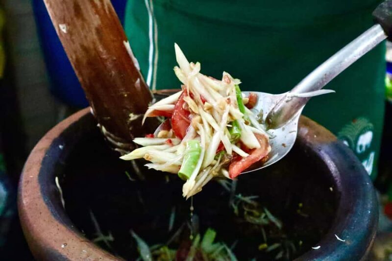 Bangkok: Chinatown Street Food Tour with 10+ Local Dishes - The Value of a Guided Food Tour in Bangkok