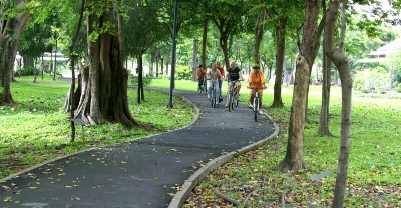 Bangkok: City Culture half-day Bike Tour - Lumpini Park: Encountering Local Life and Monitor Lizards