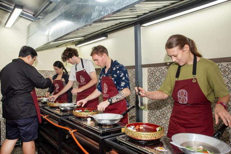 Bangkok: Cooking Class with Market Visit & Tuk Tuk Ride - What Travelers Say