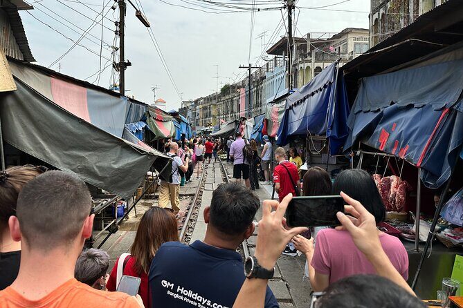 Bangkok Damnoen Floating Market and Maeklong Railway Private Tour - Damnoen Saduak Floating Market: The Quintessential Thai Scene