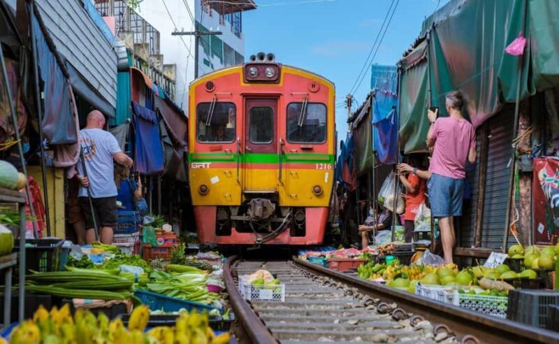 Bangkok : Damnoen Saduak & Train Market Car Excursion - FAQ