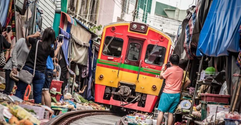 Bangkok: Damnoen Saduak, Train Market & Mahanakhon Day Trip - Key Points