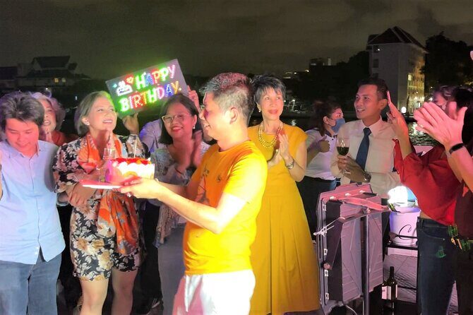 Bangkok Dinner Cruise with Intl Buffet, Live Music & Hotel Pickup - A Closer Look at the Experience