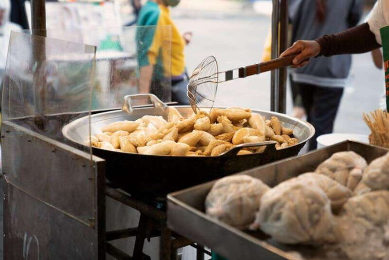 Bangkok Electric Tuk Tuk & Food Tour: Thonburi & Wang Lang - Who Should Consider This Tour?