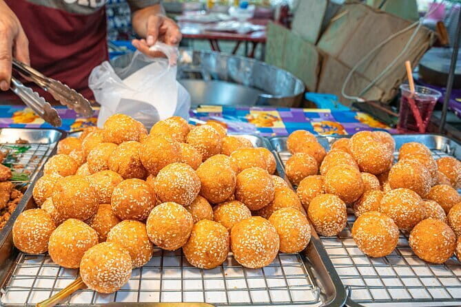 Bangkok Evening Food Tour by Tuktuk - Practical Aspects and Considerations