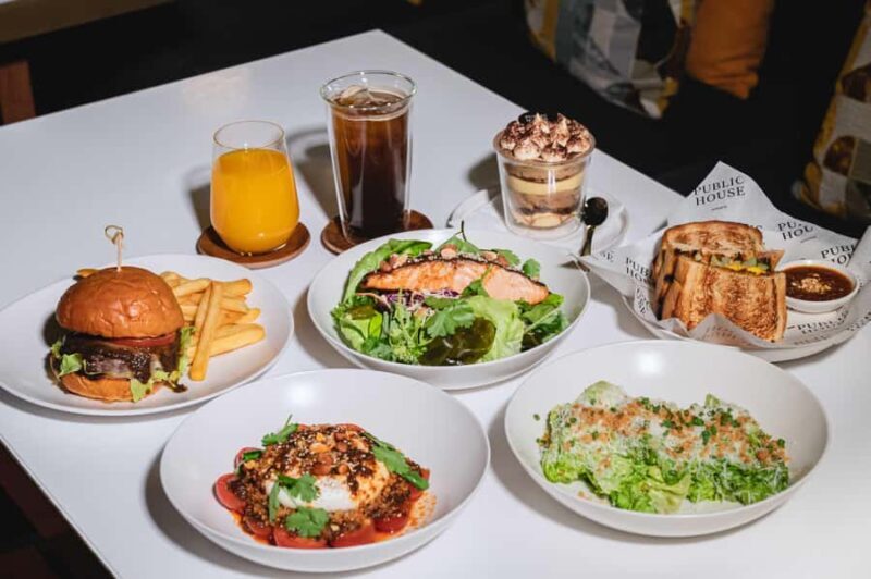 Bangkok: Fest At Public House Sukhumvit 31 Hotel - Key Points