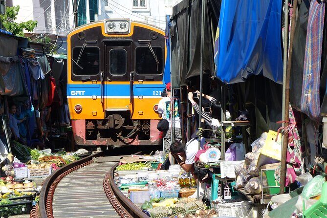 Bangkok: Floating Market and Train Tour with Guide in Spanish and English - Closing thoughts