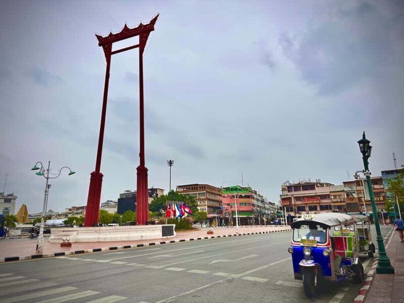 Bangkok: Giant Swing Street Food Tour with 15+ Local Dishes - The Food You’ll Encounter