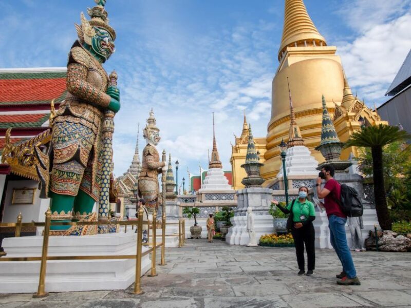 Bangkok: Grand Palace and Wat Arun Guided Walking Tour - Exploring Bangkok’s Grand Palace and Wat Arun: What to Expect