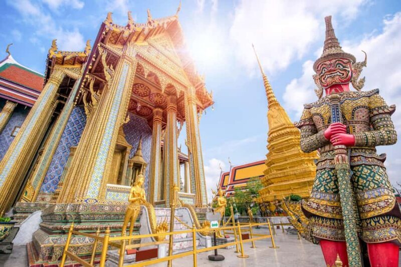 Bangkok: Grand Palace, Wat Pho, and Wat Arun Private Tour - Key Points