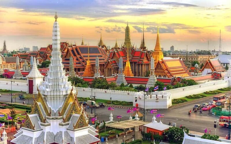 Bangkok: Grand Palace & Wat Pho Guided Walking Tour - A Practical Introduction to the Tour