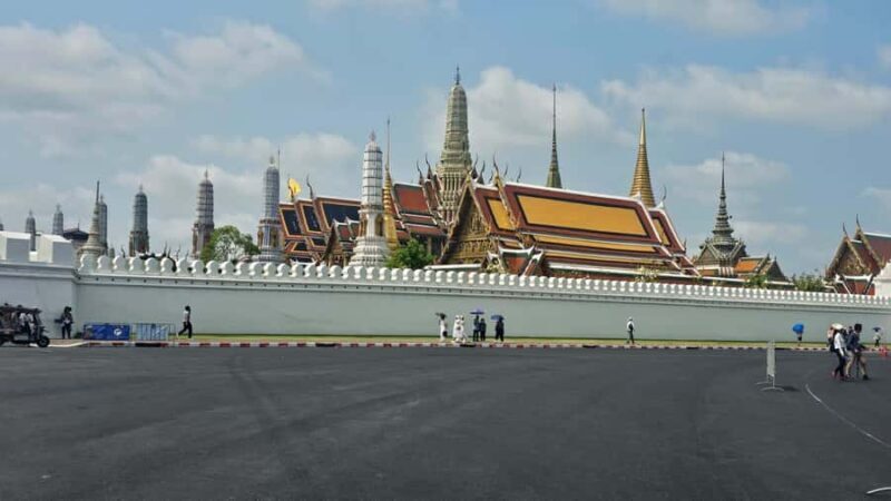 Bangkok: Grand Palace, Wat Pho & Long Tail Boat Tour - Who Should Consider This Tour?
