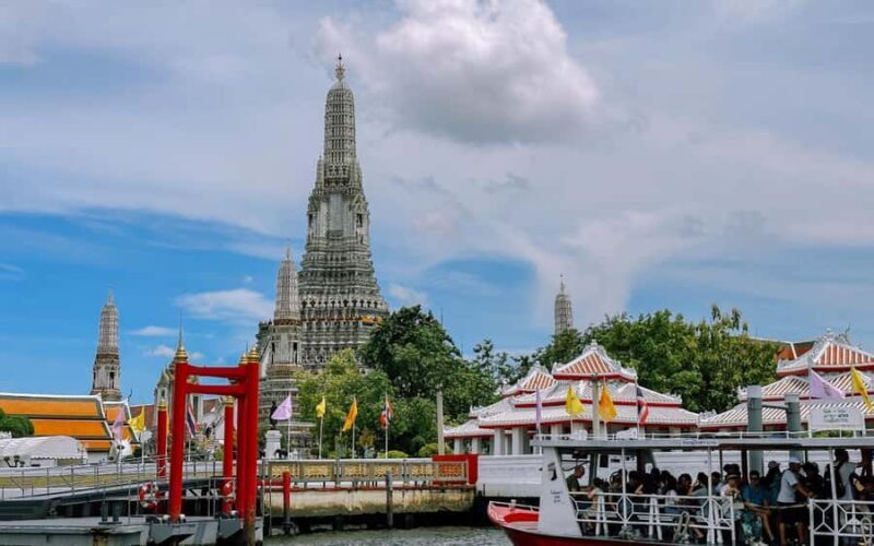Bangkok: Grand Palace, Wat Pho, & Wat Arun Walking Tour - An Overview of the Tour Experience