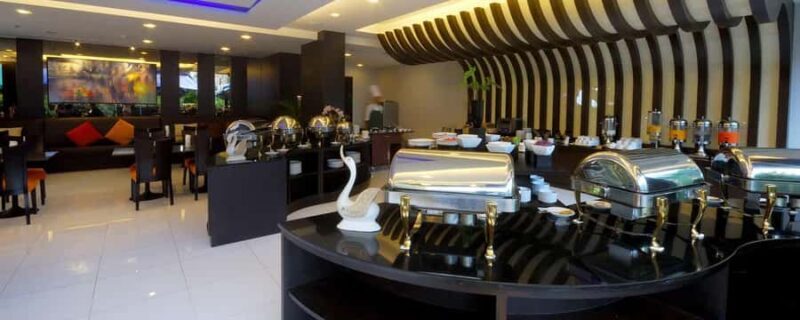 Bangkok: Halal Buffet at Sara Restaurant (Halal certified) - Who Will Love This Experience?