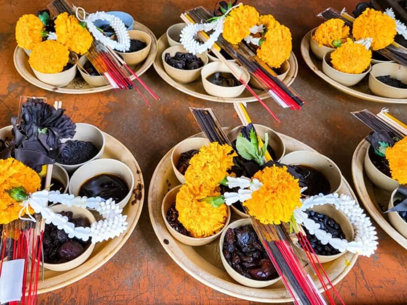 Bangkok: Half-Day Local Lives & Food Tour by Bike with Lunch - Who Should Consider This Tour?