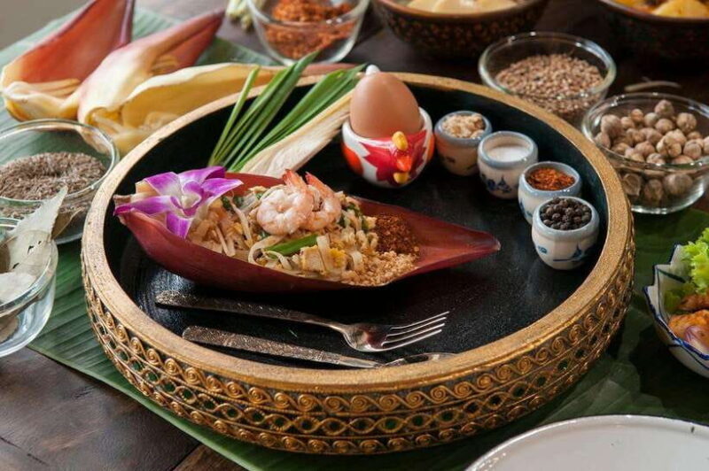 Bangkok: Hands-on Thai Cooking Class and Market Tour - Introduction to a Taste of Bangkok