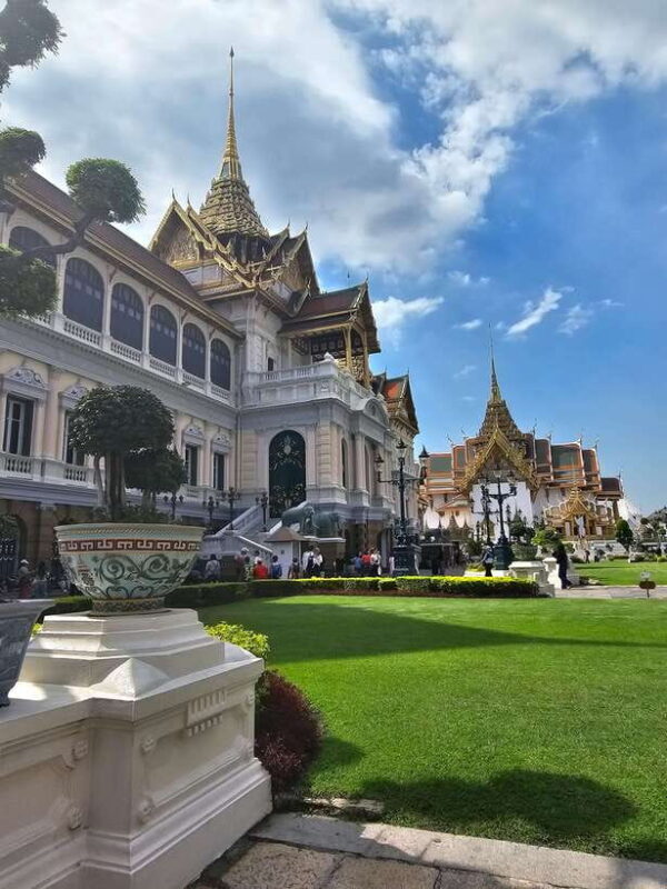 Bangkok : History Temples Markets and Food Tasting - What Makes This Tour Stand Out?