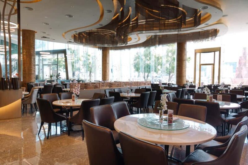 Bangkok: JUMBO Seafood Iconsiam - Who Should Consider Visiting?