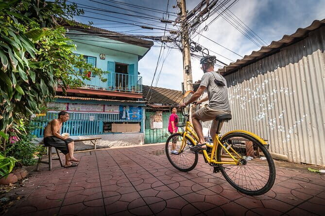 Bangkok Longtail Boat Canals and Chinatown Cycling Adventure - Returning to Chinatown: A Gentle Finish