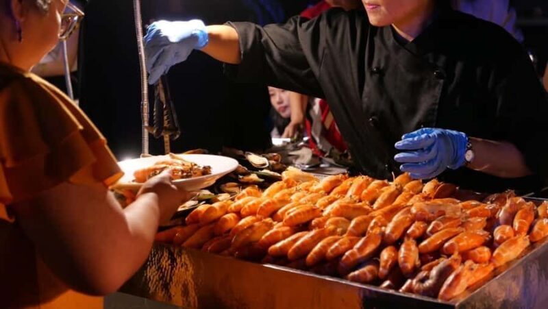 Bangkok: Luxury Dinner Cruise with Private Guide & Transfer - Key Points