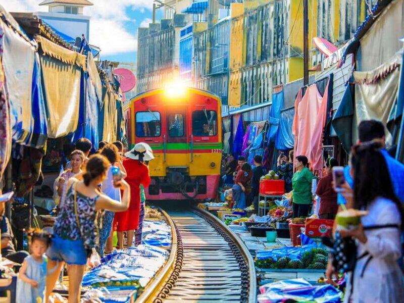 Bangkok: Maeklong Railway & Amphawa Floating Market Day Trip - Key Points