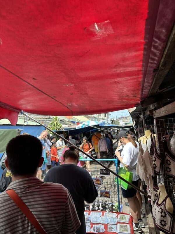 Bangkok: Maeklong Railway and Floating Market Tour - Lunch and Return Trip