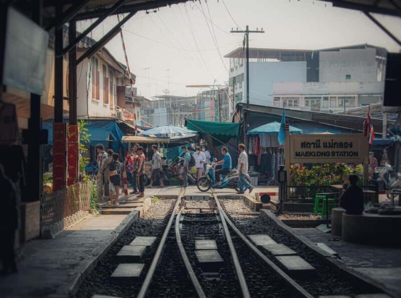 Bangkok: Maeklong Train Market & Amphawa Floating Market - FAQ