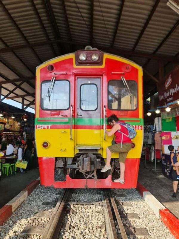 Bangkok: Maeklong Train Market & Floating Market Day Tour - Who Should Consider This Tour?
