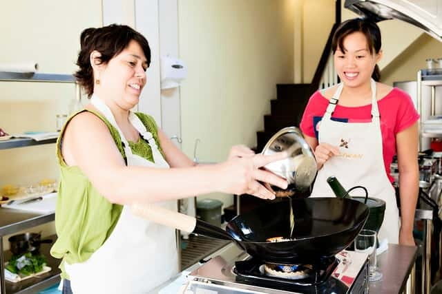 Bangkok: Maliwan Thai Cooking Class with Market Tour - The Sum Up: Who Will Love This Class?