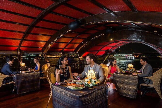 Bangkok Manohra Cruise Sunset Dining on Chao Phraya River - The Experience of Dining Aboard